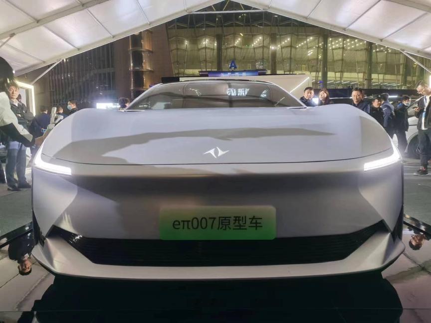 东风eπ007同时为大家展示的新车eπ007也是东风智能化科技 易车