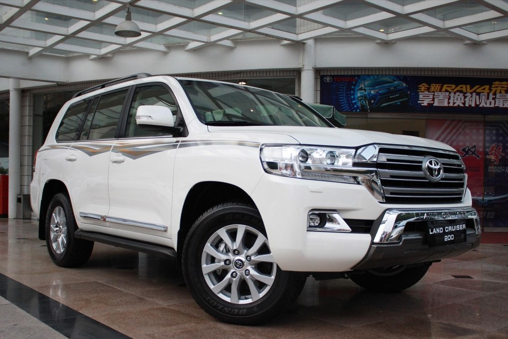 2021款丰田陆巡：3.5T＋10AT，6缸爆发600马力，外观真帅气_易车