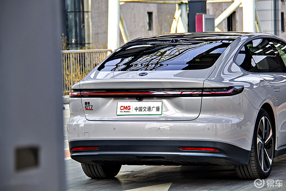 蔚来ET7丨完全达到了行政级水平，OTA升级后换电不下电_易车