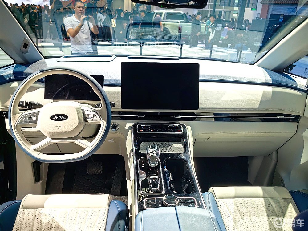 风格类似定位不同 瑞风RF8插混版能否挑战腾势D9？_易车