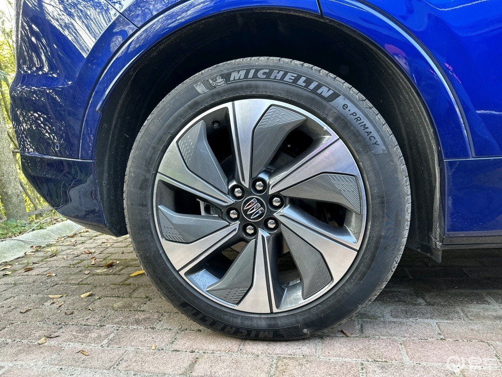 征服成都“秋名山”！别克ELECTRA E5_易车