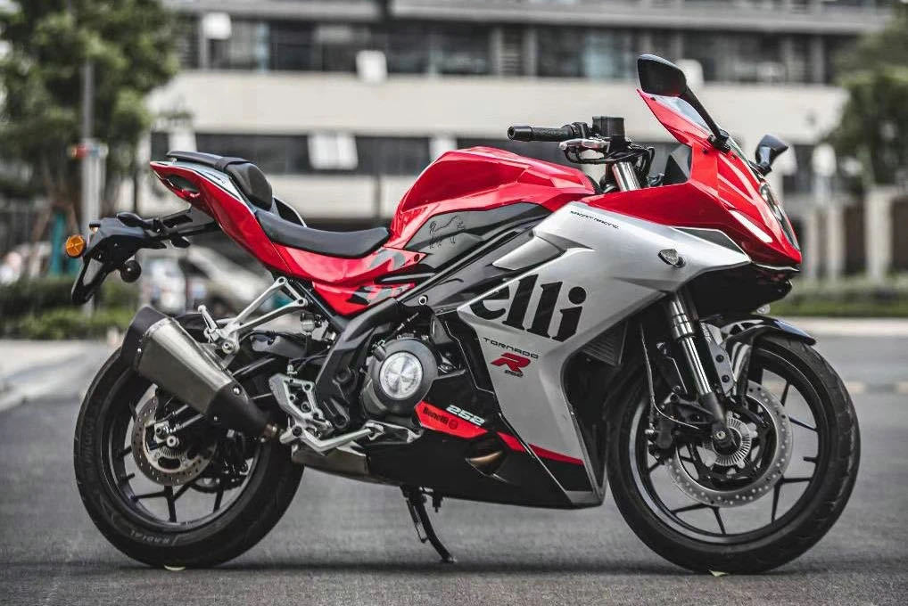 贝纳利龙卷风252配置公布 将于8月29日正式上市_易车