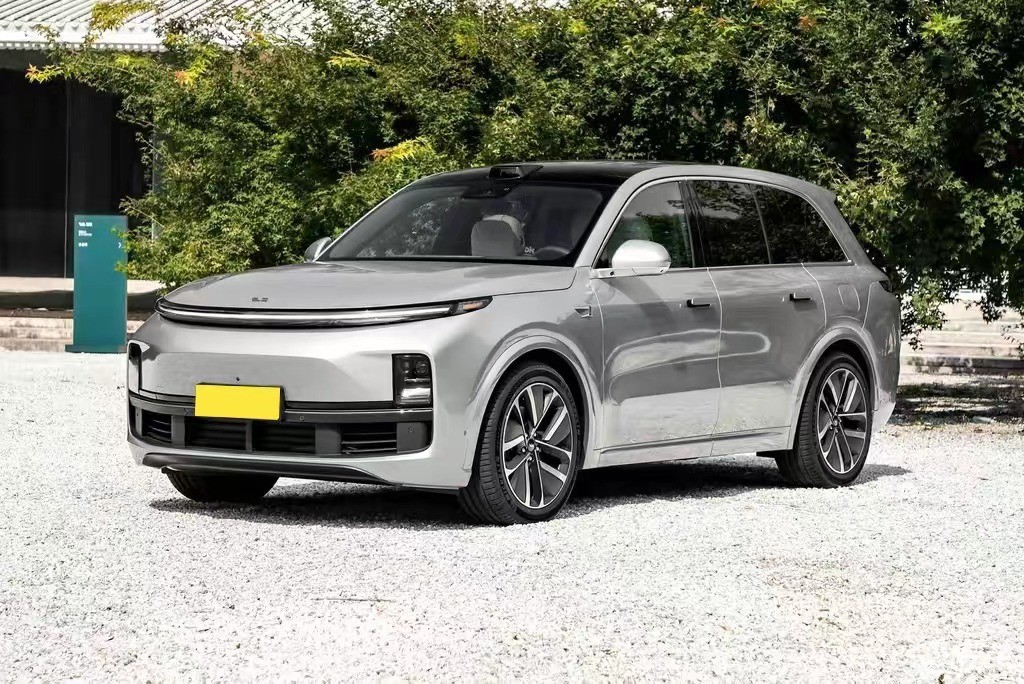 解析理想L8顶配：5.5秒破百，综合续航1315km_易车
