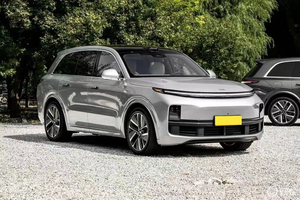 解析理想L8顶配：5.5秒破百，综合续航1315km_易车