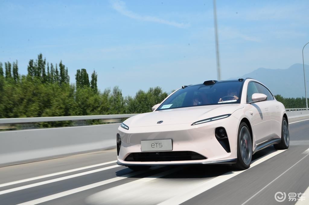 29.8万元起，蔚来ET5 Touring旅行版正式上市_易车