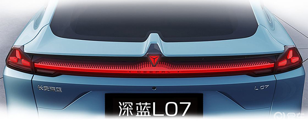 与华为深度合作！聊聊主打科技牌的深蓝L07_易车