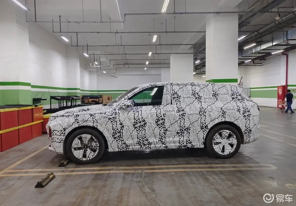理想L6实车曝光 23.98万起 未来或取代L7？_易车