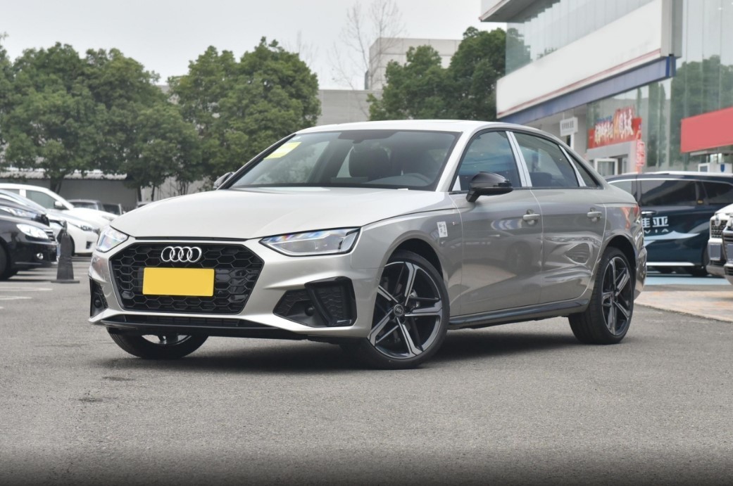 想买豪华中型轿车，奥迪A4L VS凯迪拉克CT5_易车