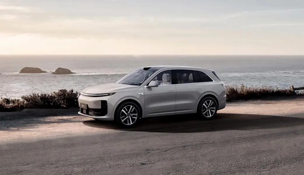 理想L6正式上市，全系标配电动四驱+CDC运动悬架_易车