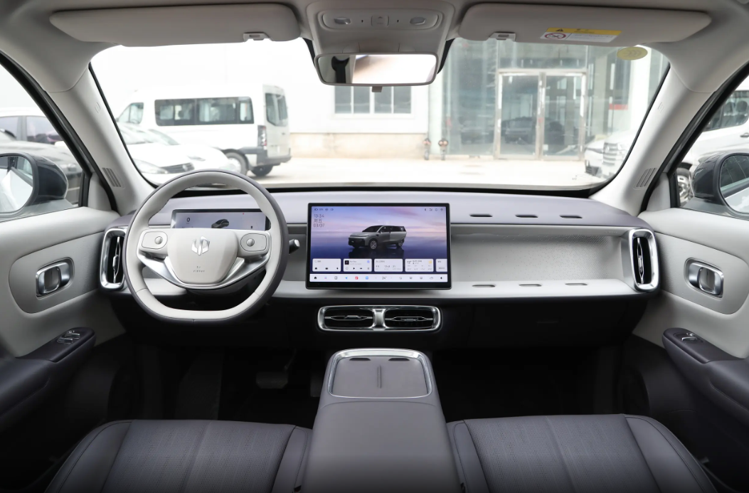 横评！零跑B10、银河E5、元PLUS各有什么优劣势？_易车