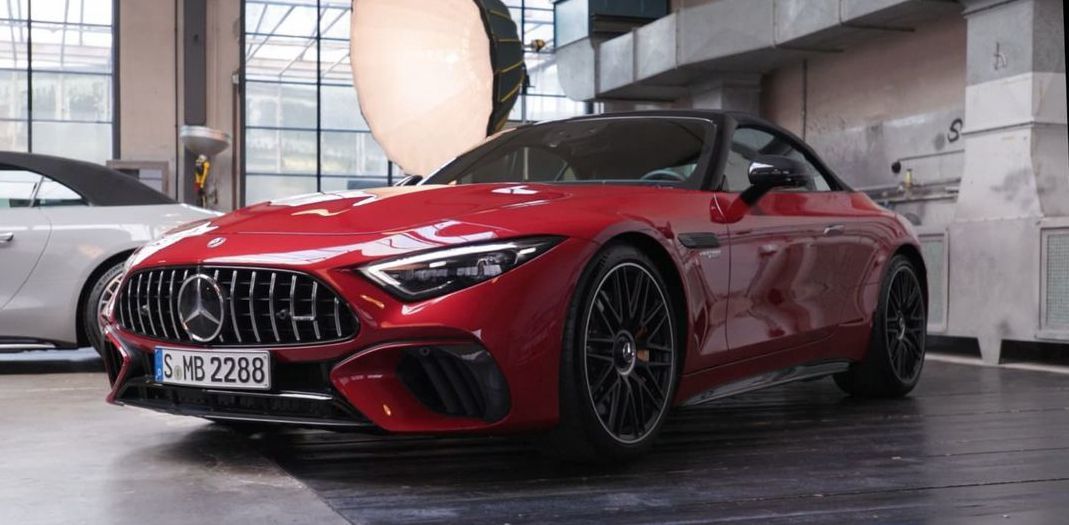 全新梅赛德斯-AMG SL海外实拍 V8敞篷相当拉风_易车