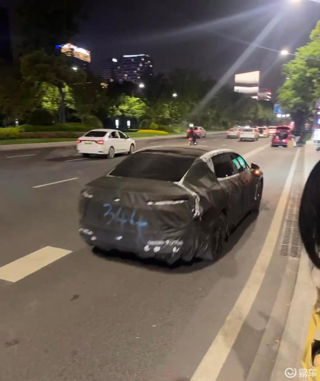 预计下半年上市 极氪CS1E谍照曝光_易车