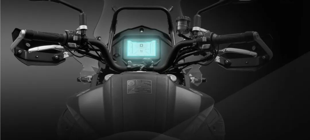 贝纳利TRK552X正式上市 售价32680元起！_易车