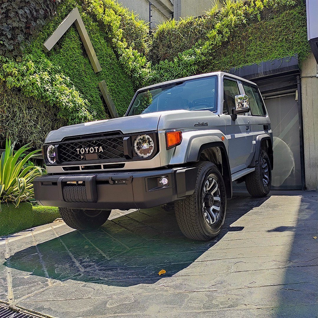 全新丰田兰德酷路泽LC71实拍，造型小但越野性能强_易车