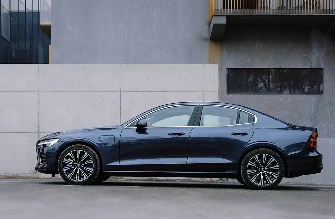 沃尔沃S60 vs 奥迪A4L，谁是豪华轿车的明智之选？_易车