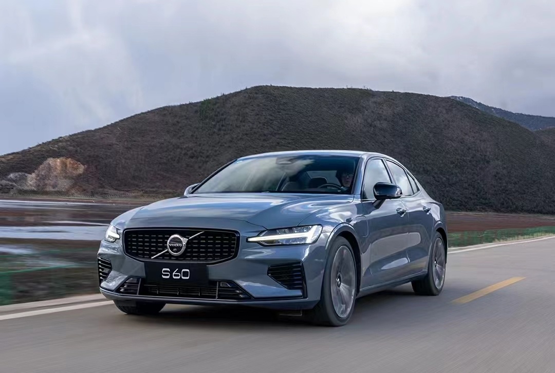 沃尔沃S60 vs 奥迪A4L，谁是豪华轿车的明智之选？_易车