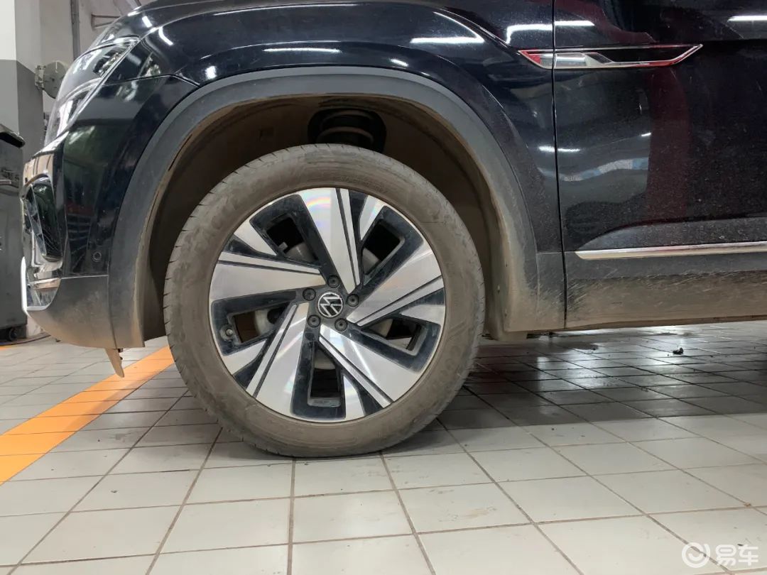 途昂共有三种动力类型即EA390系列的2.5T V6发动机、EA_易车