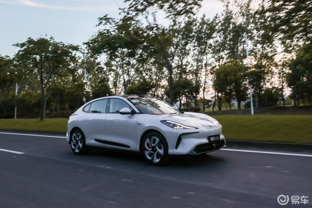 准900V平台，3.48秒加速，它要成为同级新标杆？_易车