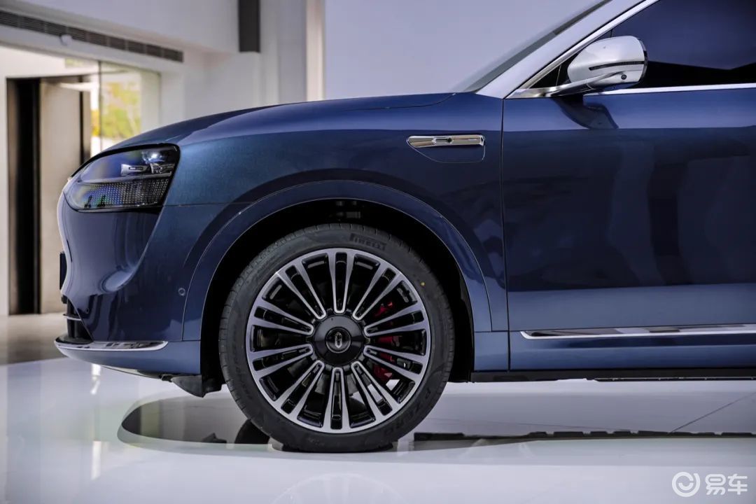 问界M9将百万像素大灯HUAWEI XPIXEL在大灯部分_易车