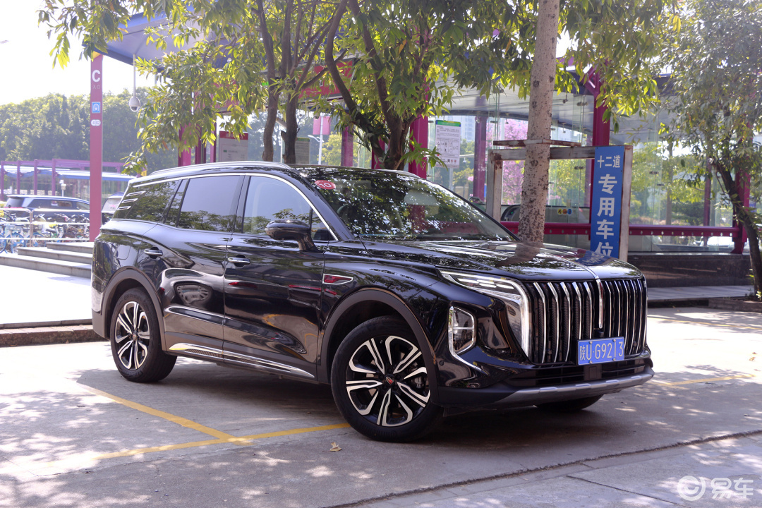 全新红旗HS7试驾：2.0T配可变阻尼，开起来豪华又舒适_易车