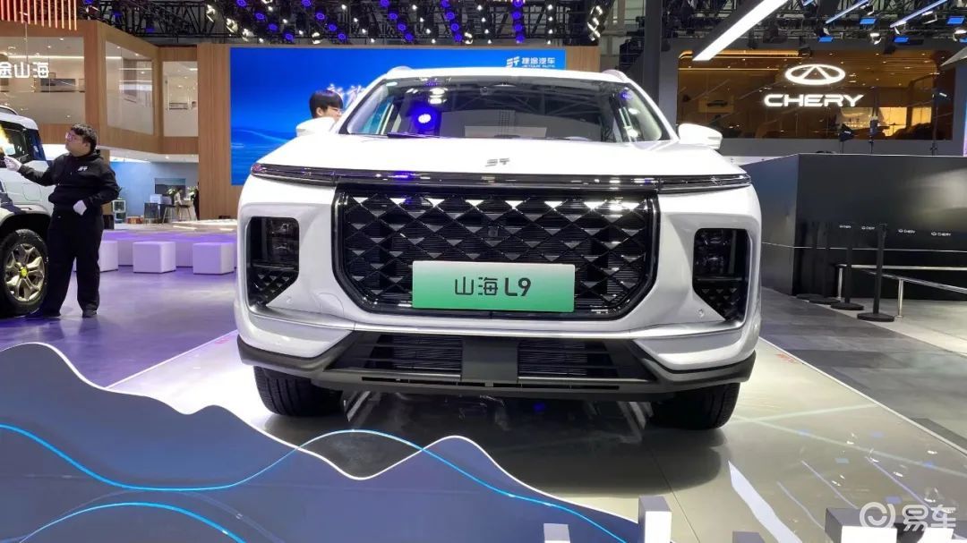 捷途山海L9新车搭载了一套1.5TD DHE+3DHT165高效_易车