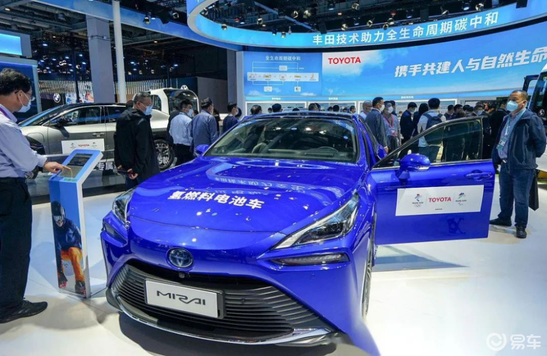 一汽丰田bZ4X丰田还带来了纯电动自动驾驶出租车bZ4X Rob_易车