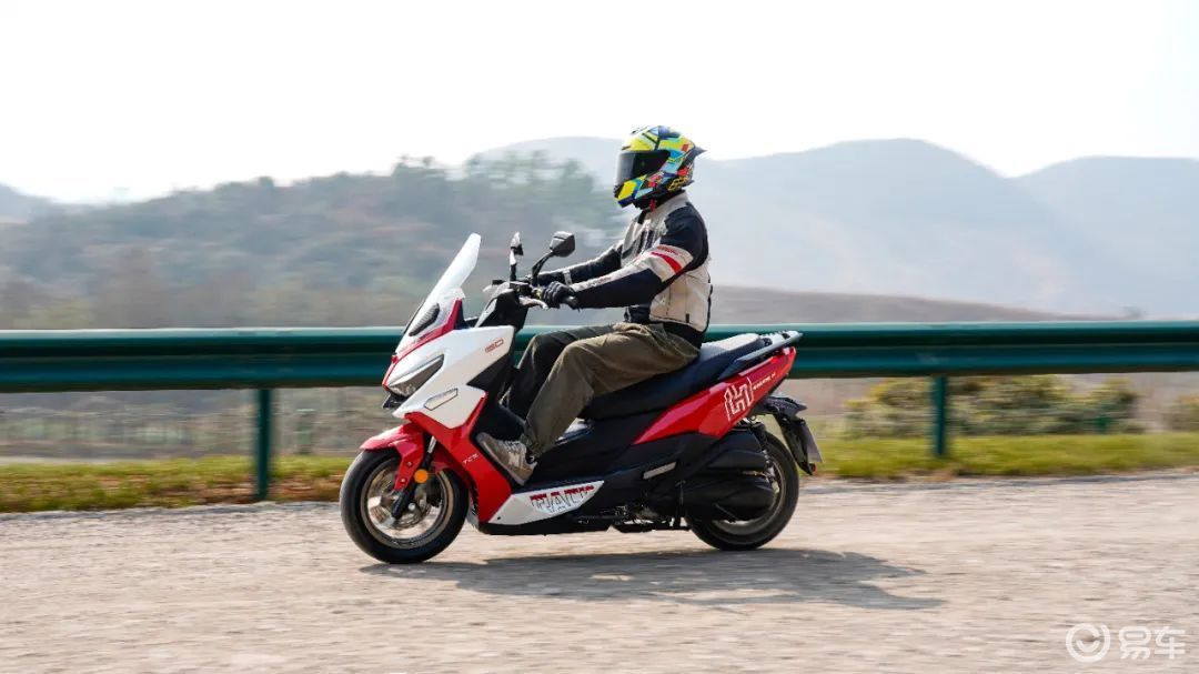 光阳亮剑，高端150踏板里的首选—H150动态测评_易车