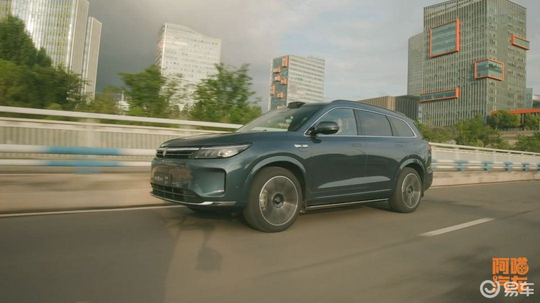 喵哥试驾问界新M7 Ultra，底盘和颜值提升明显_易车