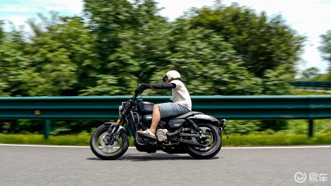 太好骑了，老手也能找到乐趣—闪300AMT详细测评_易车