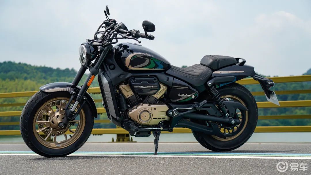 唯一带平衡轴的250V缸运动巡航—无极CU250静态测评_易车