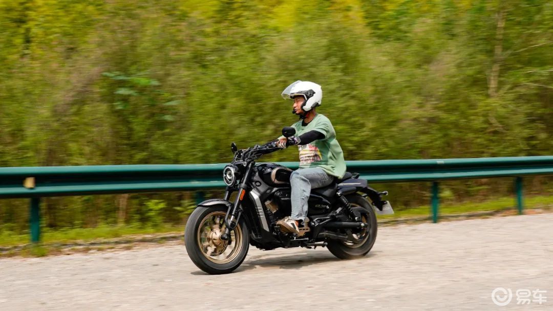 唯一带平衡轴的250V缸运动巡航—无极CU250静态测评_易车