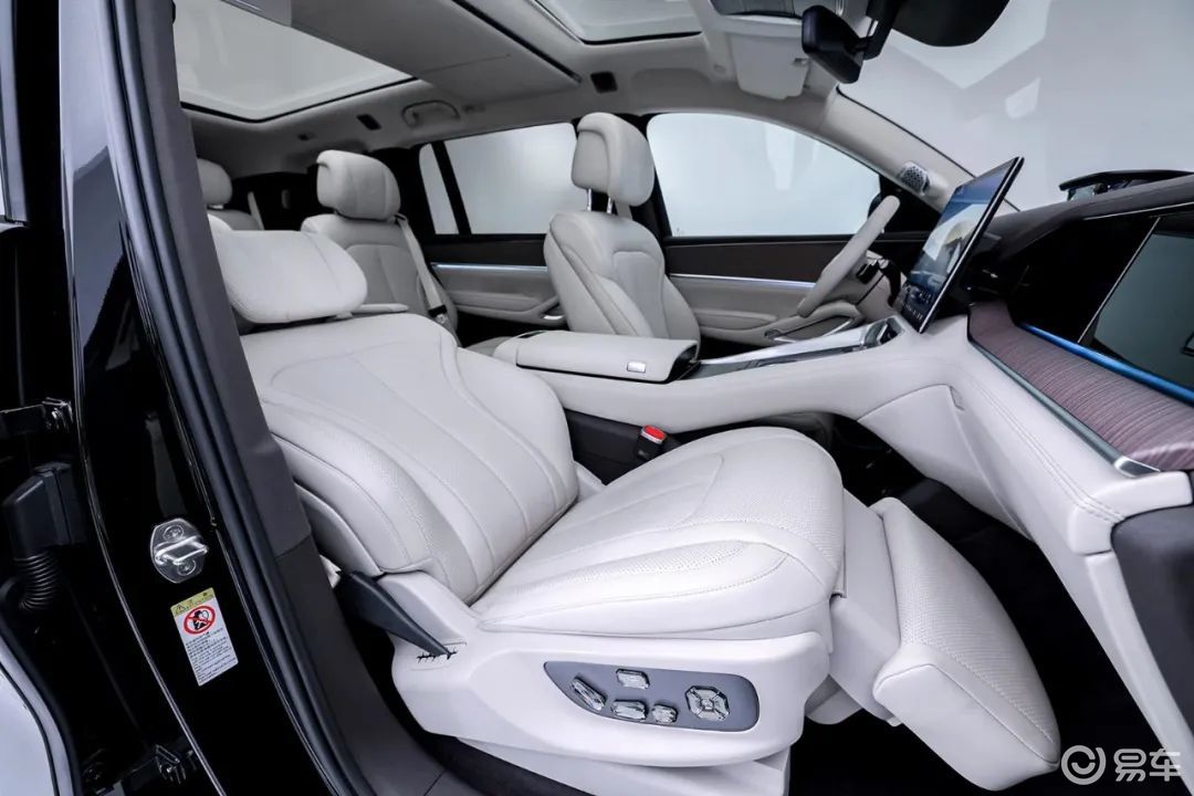 车圈新大哥！三排座椅都无敌，腾势N9内饰大解析_易车