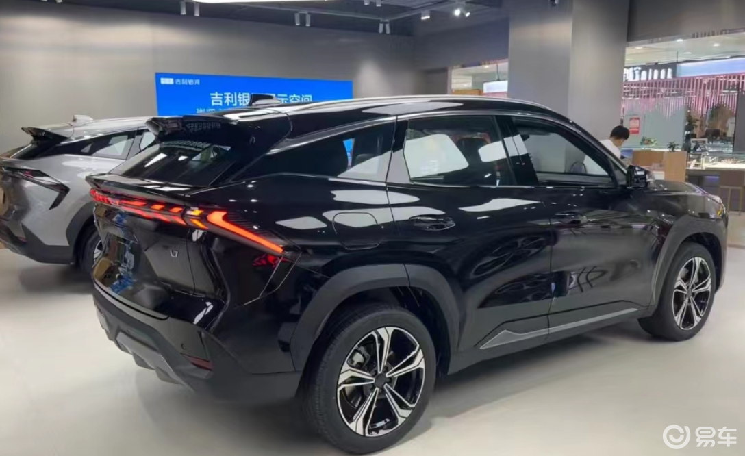 月销9673台！银河L7实车到店，午夜黑配色很大气_易车