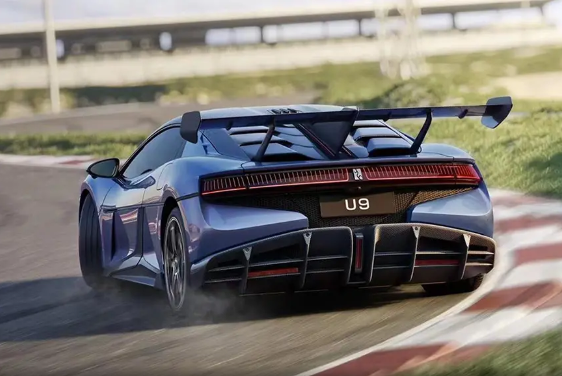 仰望U8热度拉满，易四方+云辇X的仰望U9就差了嘛？_易车