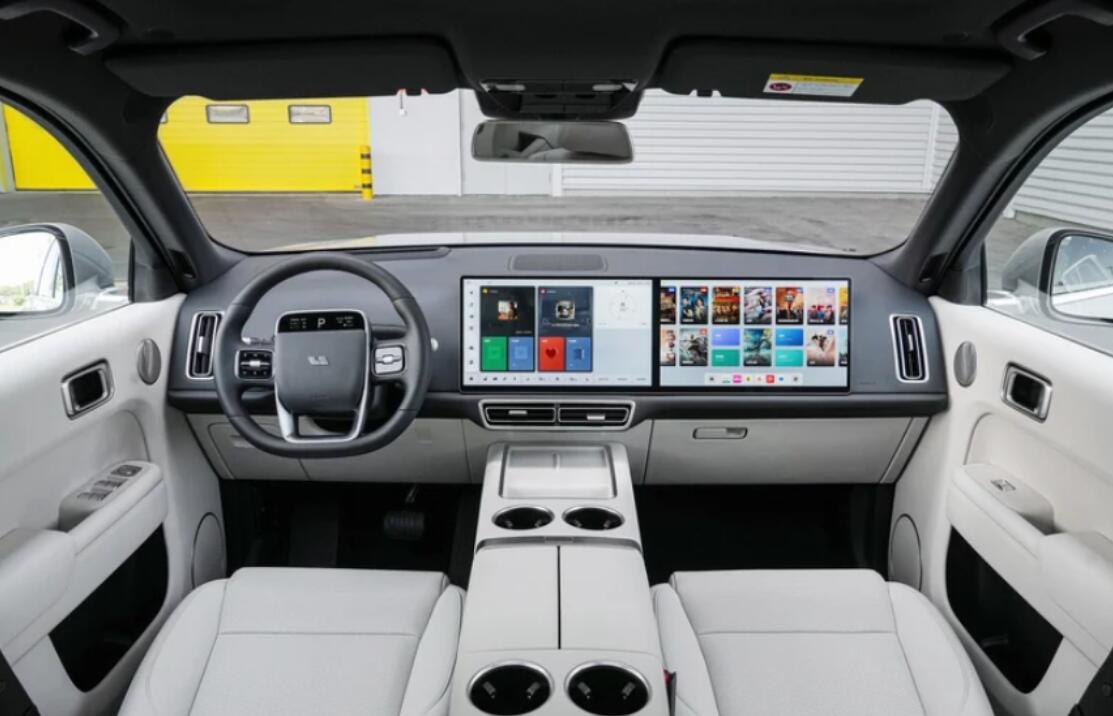 理想MEGA阿维塔12四驱车型搭载华为DriveONE双电机系统_易车