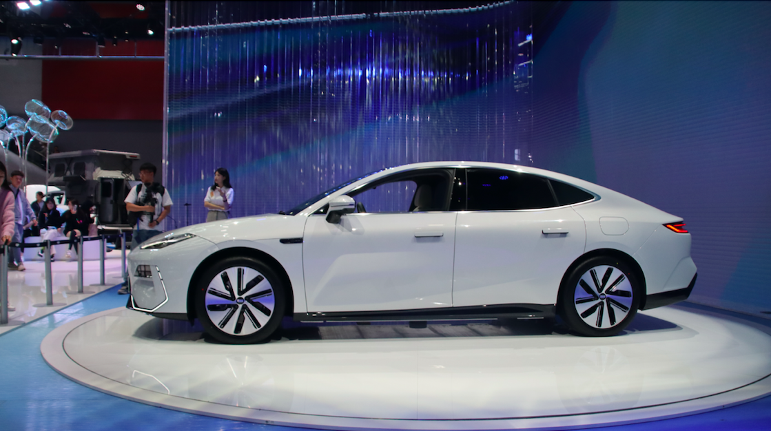 银河E8搭载这新一代旗舰架构、新一代旗舰性能、新一代旗舰美学、新_易车