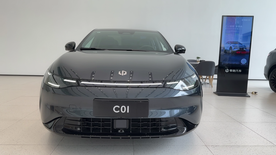 配置升级 价格下探 零跑C01你会选哪款_易车