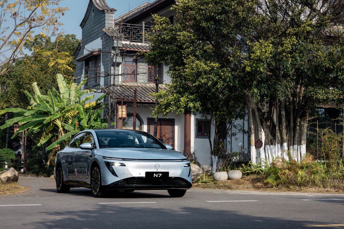 惊艳！东风日产N7发布公告，带来20万级车型的颜值巅峰！_易车