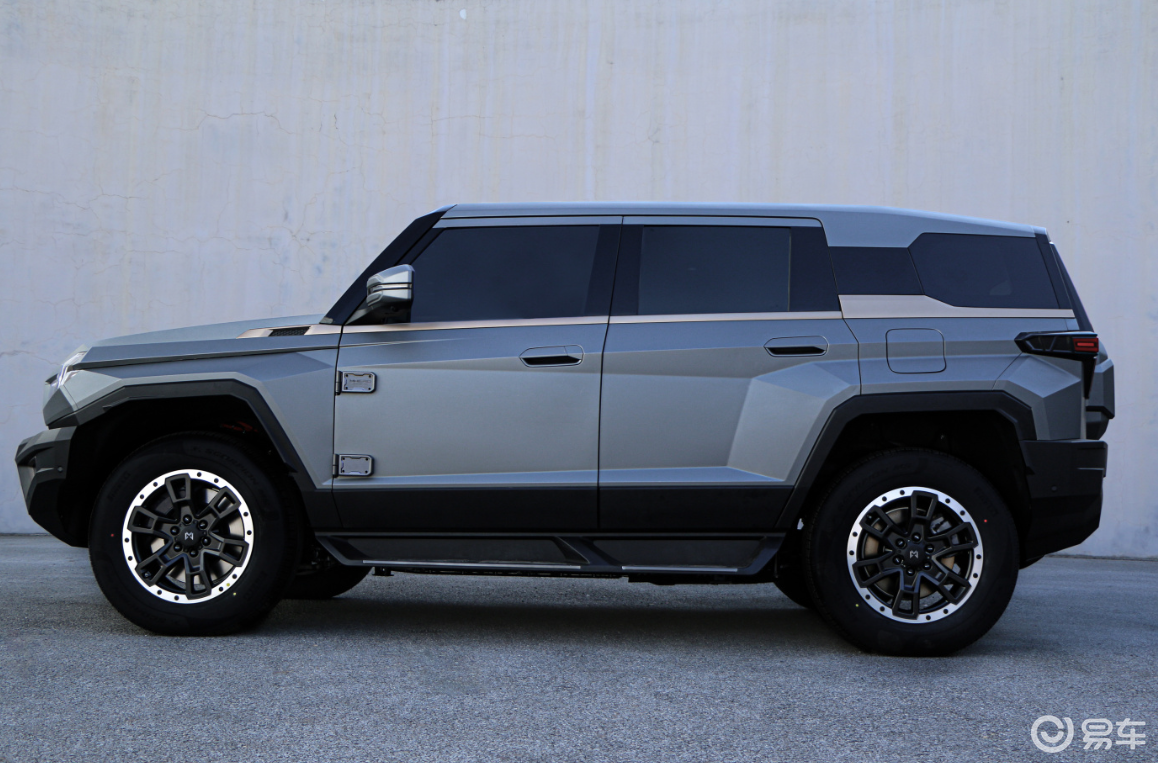 猛士917新车配备双电机动力系统_易车