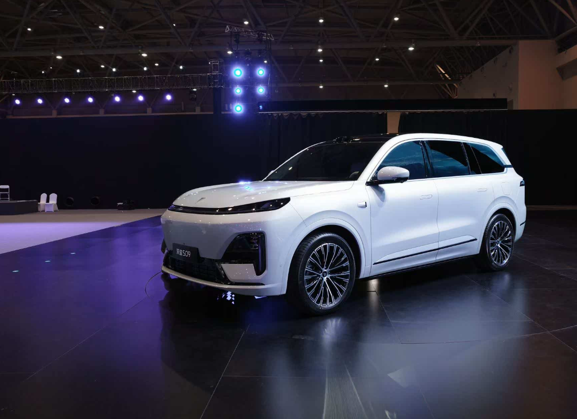 尺寸不输理想L9，配置不弱问界M9，深蓝S09卖30万起_易车