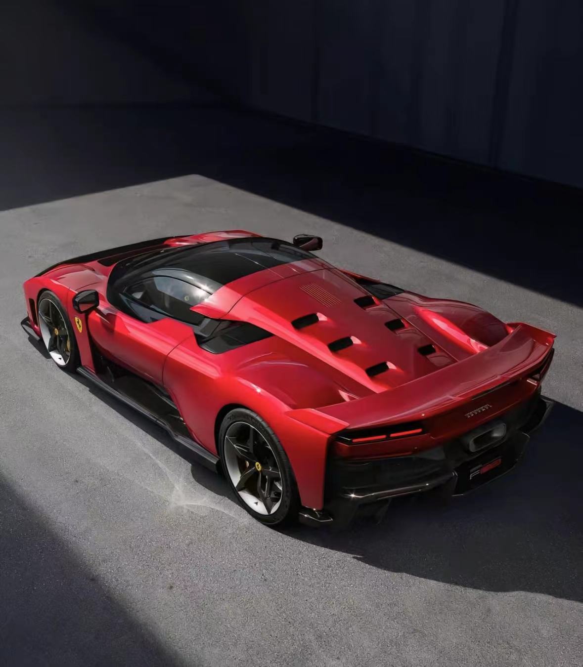 新一代马王——法拉利F80全球限量799，对标迈凯伦W1_易车