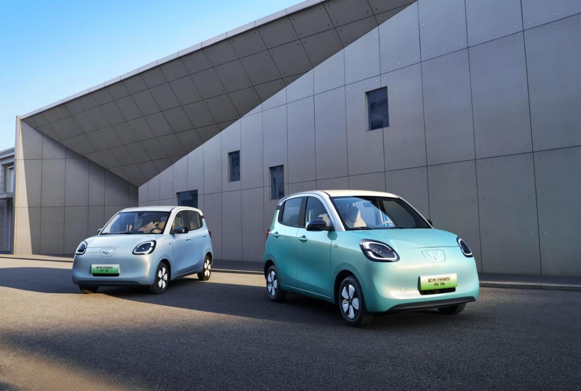 宏光MINIEV四门版开启预订，这是要卖爆的节奏吗？_易车