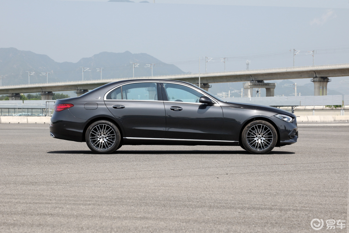 新款奔驰C260L售价34.94万元起 车型配置略有调整_易车
