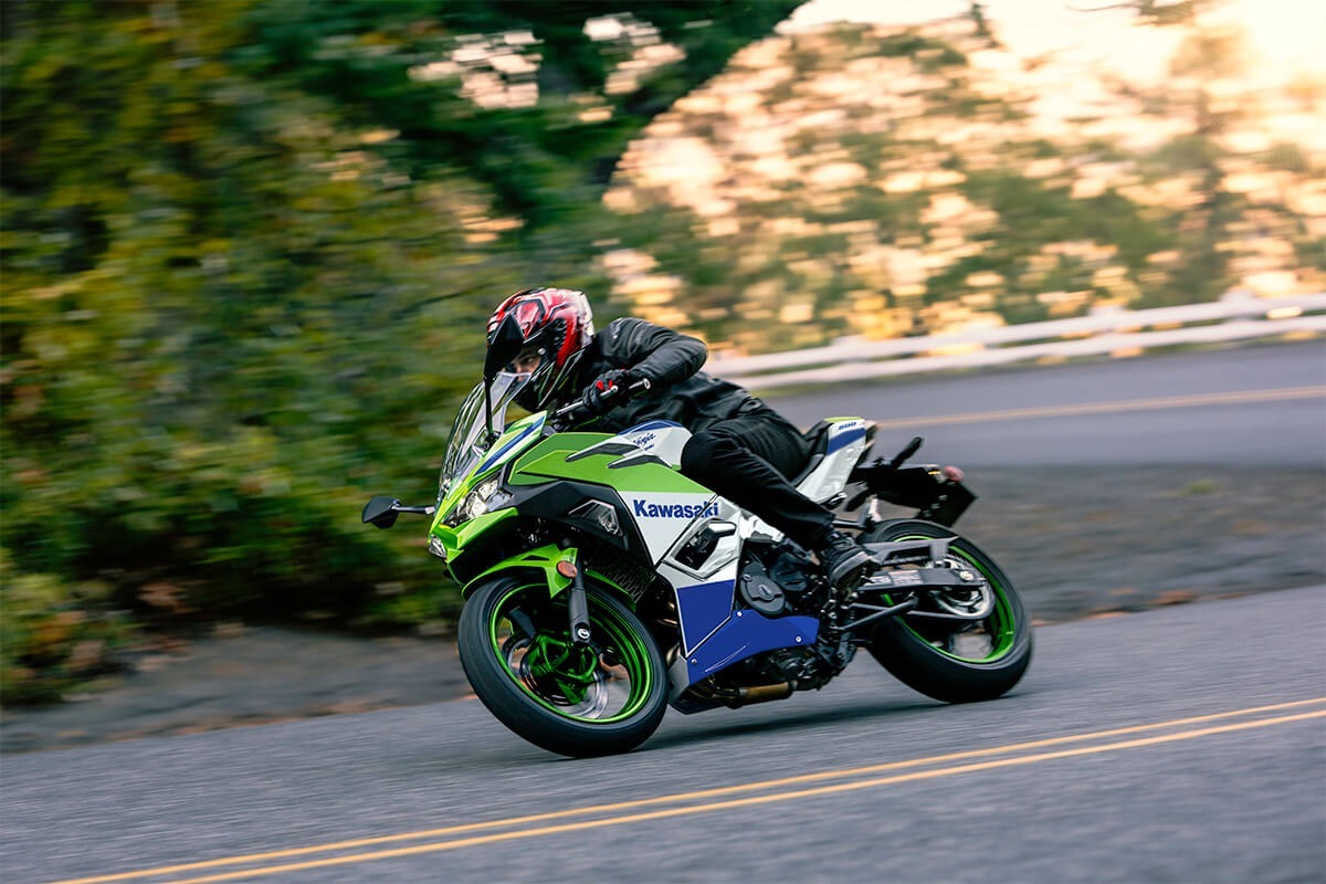 传承经典配色 川崎Ninja500 40周年纪念版发布_易车