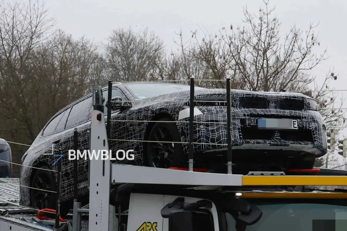 تعرض صور تجسوسية لطراز 5 سيريز المتجدد من بي إم دبليو بتصميم عربة، ومن المتوقع أن يبدأ الإنتاج ...