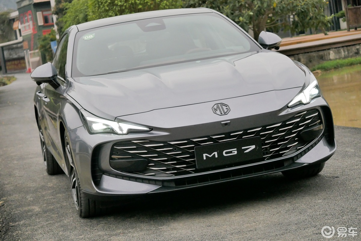 给你最详细的测评！山水间路试“经典车型”MG7_易车