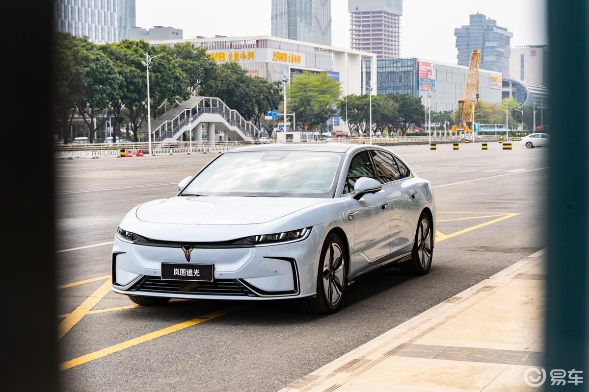 C级豪车，岚图追光预售价32.29万起，用料比ET7厚道_易车