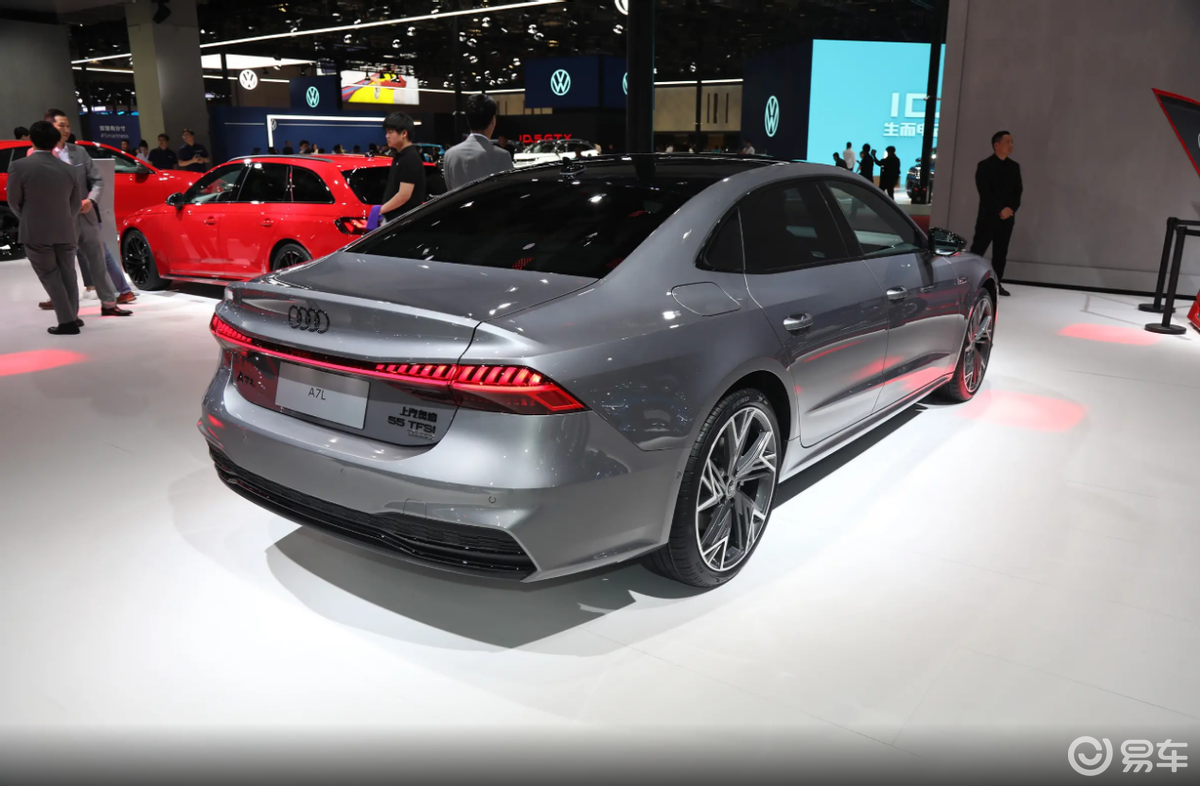 黑武士炙热回归还带来影武士版本，上汽奥迪A7L泰裤辣_易车