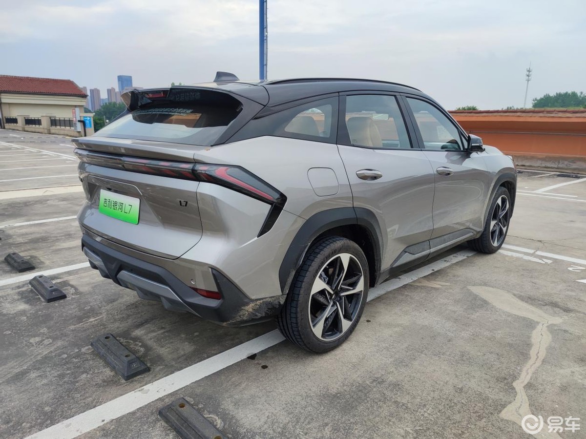 银河L7 PK 宋PLUS DM-i，谁更值得买？_易车