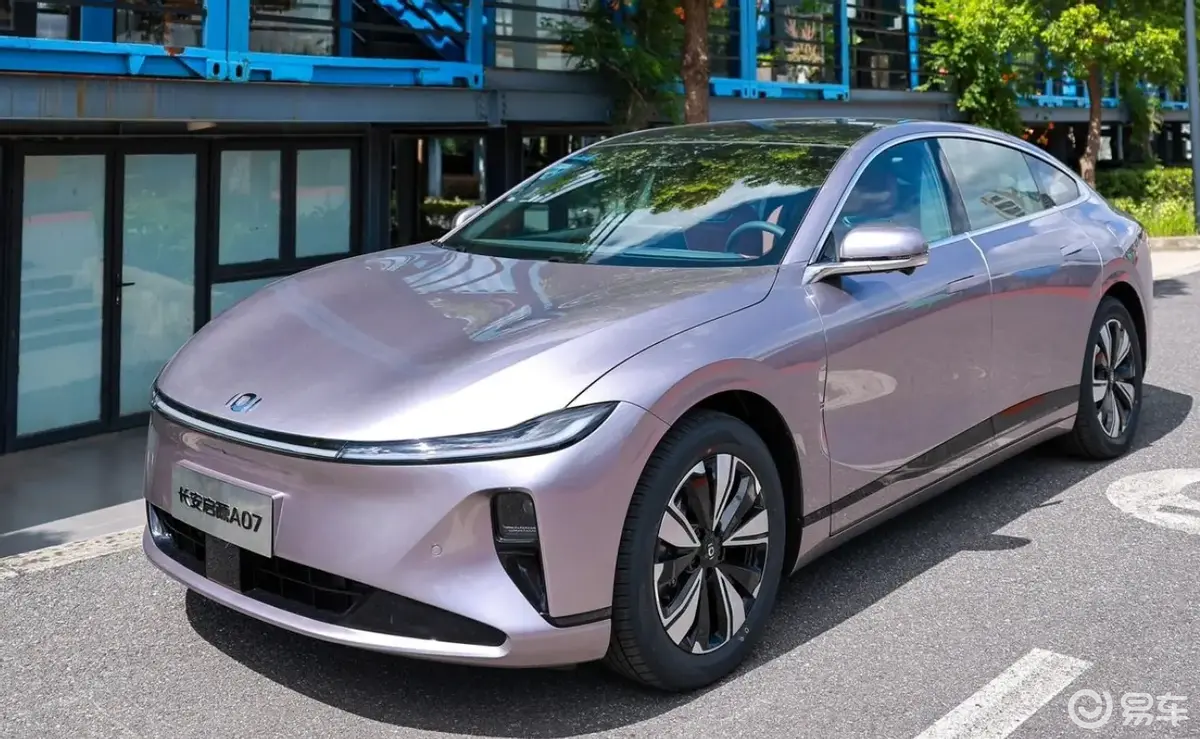 长安启源A07分体式大灯和封闭式格栅虽是大多数新能源车型常见的设_易车